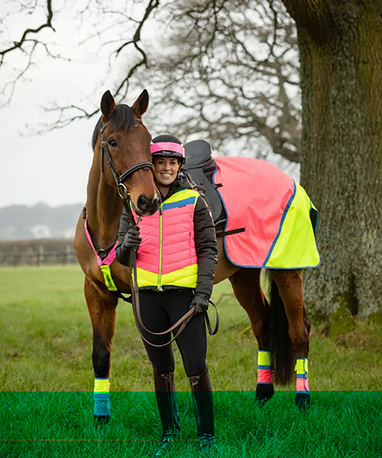 EQUISAFETY HI-VIS WATERPROOF QUARTER SHEET PINK/YELLOW ...