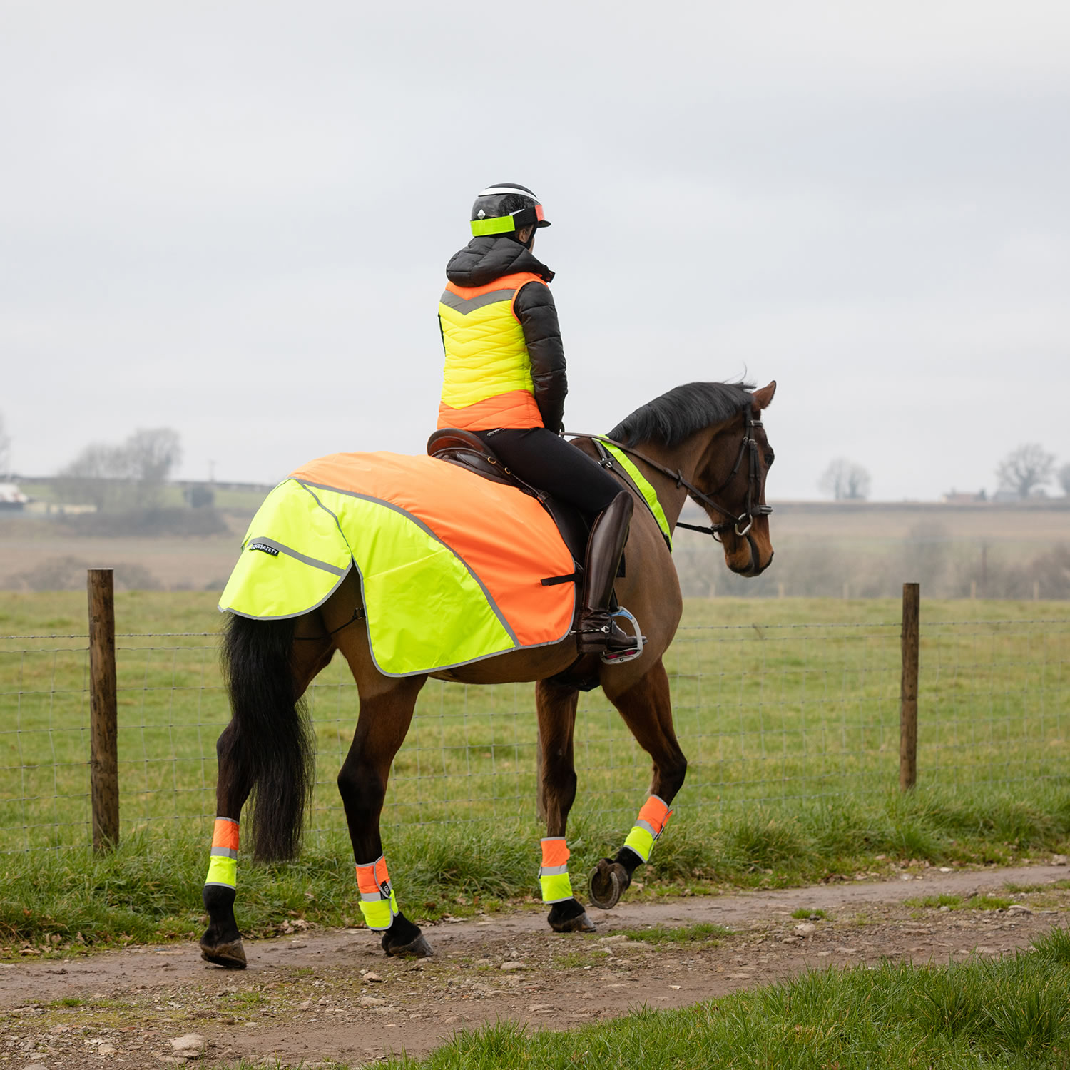 EQUISAFETY HI-VIS WATERPROOF QUARTER SHEET YELLOW/ORANGE ...