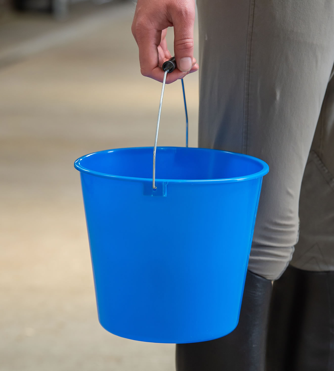 RED GORILLA CALF BUCKET BLUE - totalfarmsupplies.co.uk