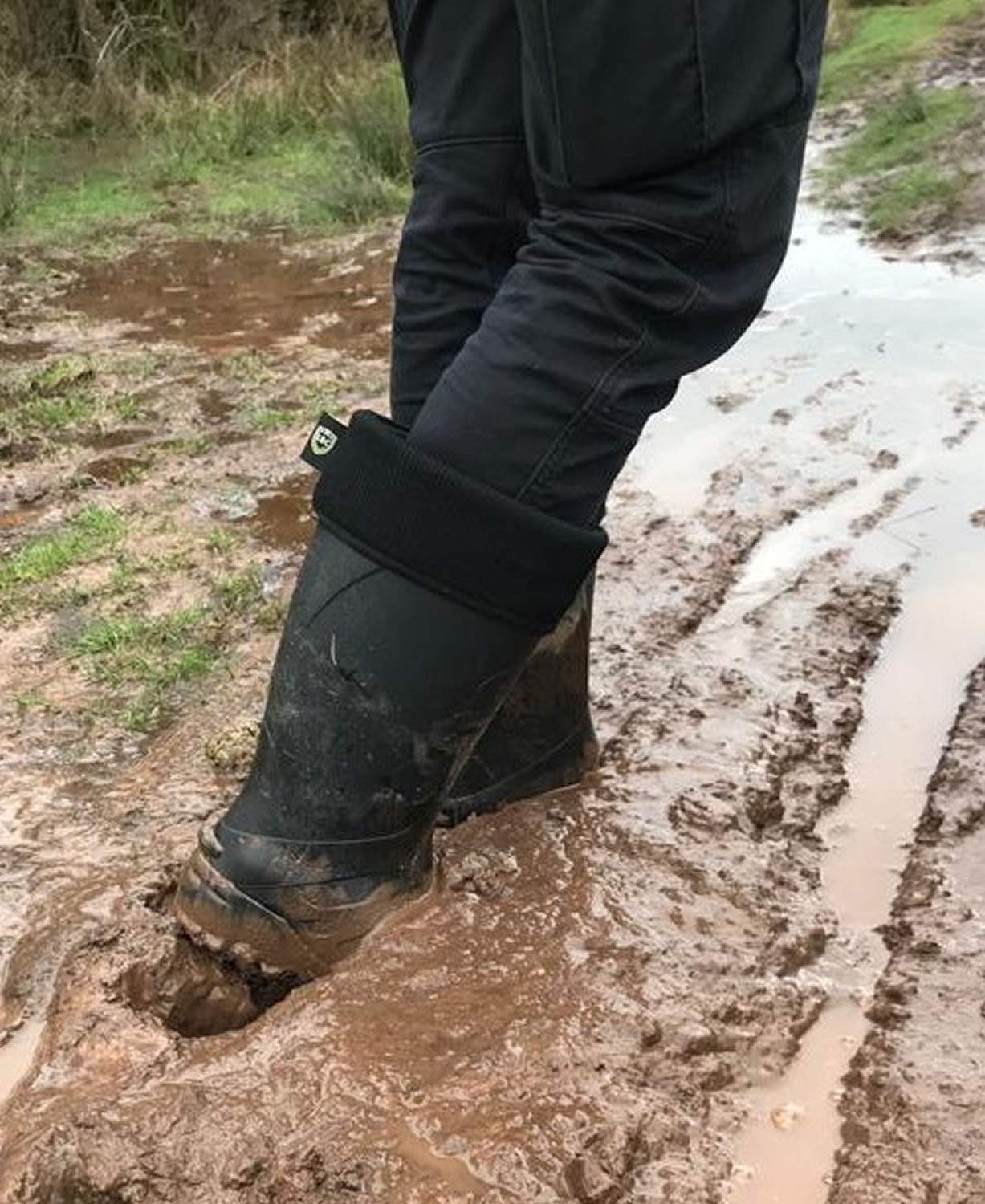 LBC EXPLORER ULTRALIGHT UNISEX BOOTS BLACK - totalfarmsupplies.co.uk