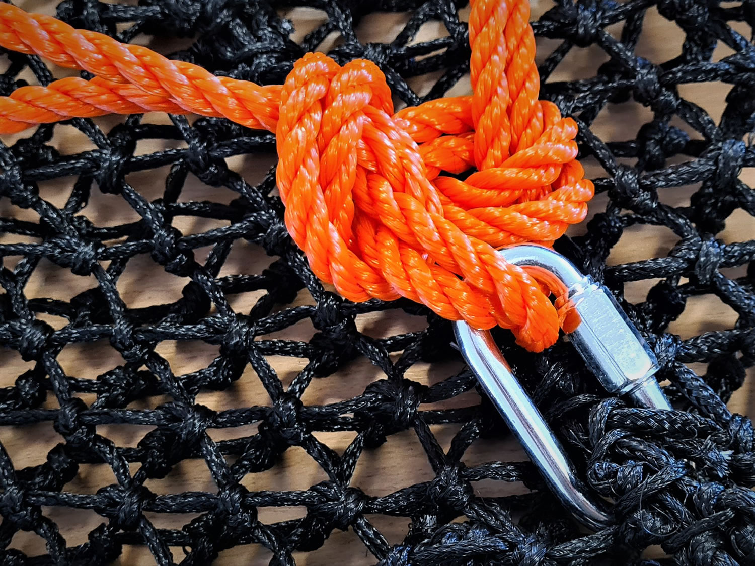 TRICKLE NET SAFE SCREW GATE ROPE RING - totalfarmsupplies.co.uk